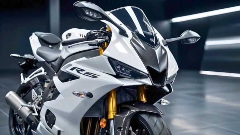Yamaha R15 V5 2025 Launched: ₹1.85 Lakh Price, 155cc VVA Engine, 19.5 ...